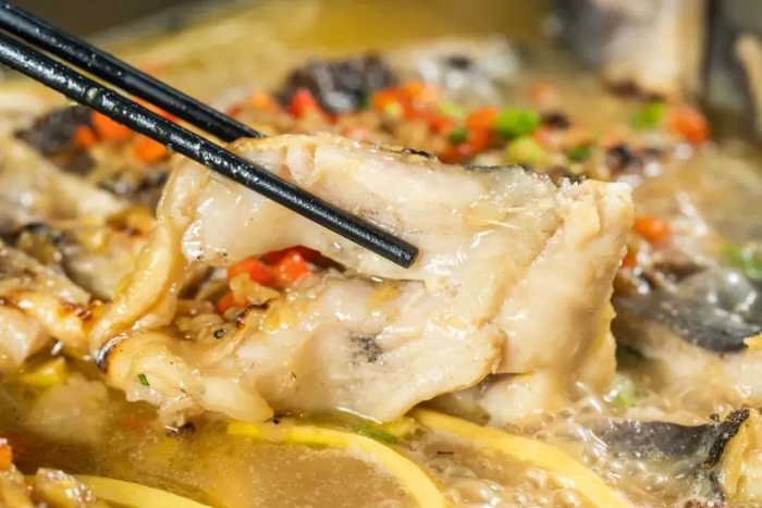 一年卖出3000000 条烤鱼！这家火爆全国400+门店的烤鱼界神店来了！人均只要40+！简直太太太火了！