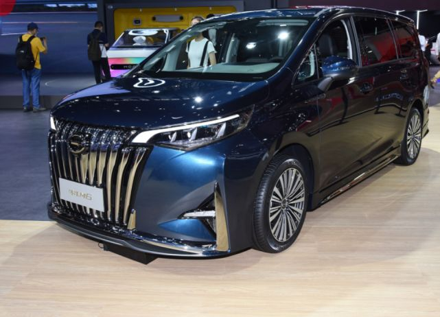 传祺GM6大师版，酷似埃尔法，黑科技配置，聪明人就等它