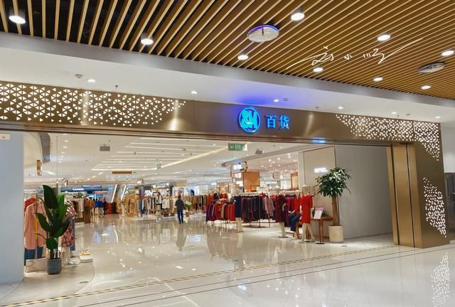 厦门人气最高的商场,名字却叫“SM广场”,游客纳闷：什么意思?