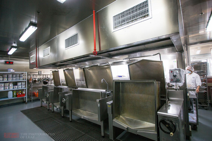 机场厨房首次对外公开，飞机餐难吃有原因，食品安全才是首要任务