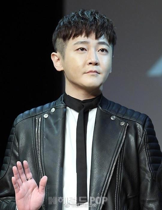 韩国乐队组合M.C the MAX成员J.Yoon于家中去世……