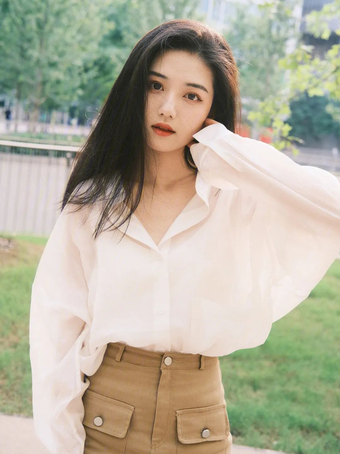 半身照拍照姿势篇，9个半身照拍照姿势，教你拍出漂亮的半身照