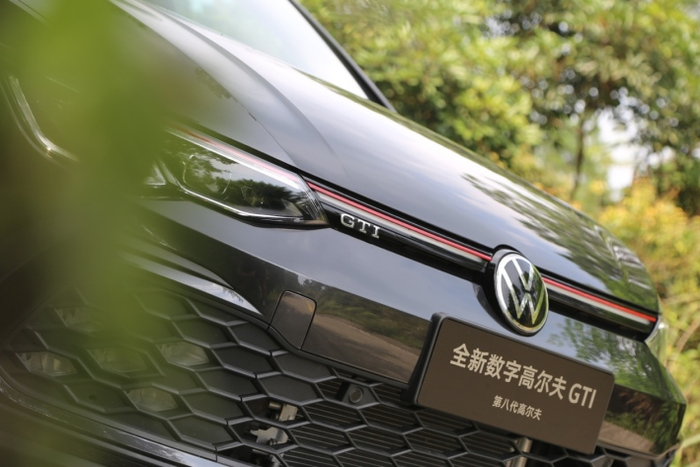 7.5代车主“怒”评8代GTI：它依旧是小钢炮的入门标杆
