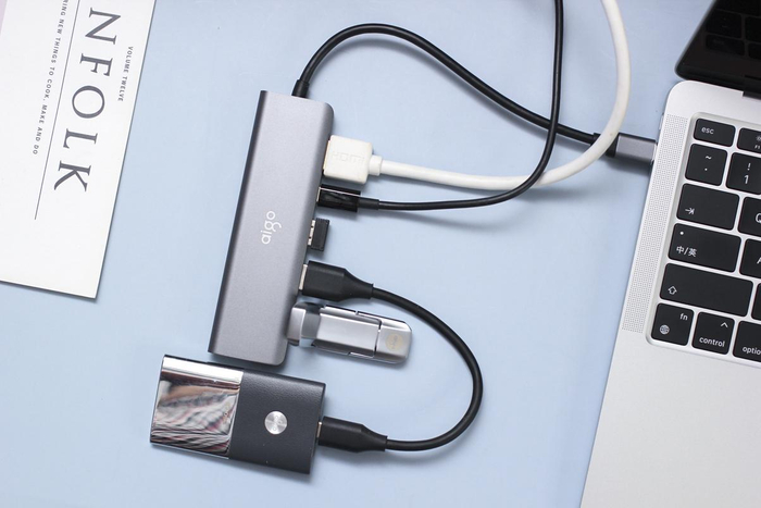 为M1超薄本增加接口，aigo扩展坞H5体验，同屏和PD充电很实用__财经头条__新浪财经