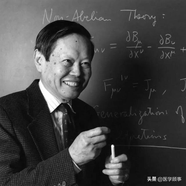 100岁的杨振宁养生秘笈：8件事坚持了一辈子