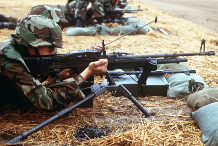 7.62毫米！中国201式通用机枪曝光，终于不是小口径了丨轻武专栏