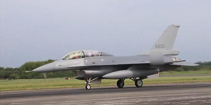 边叩谢边掏钱最后只能被榨干 台军首支F16V机队成军(含视频)_手机新浪网