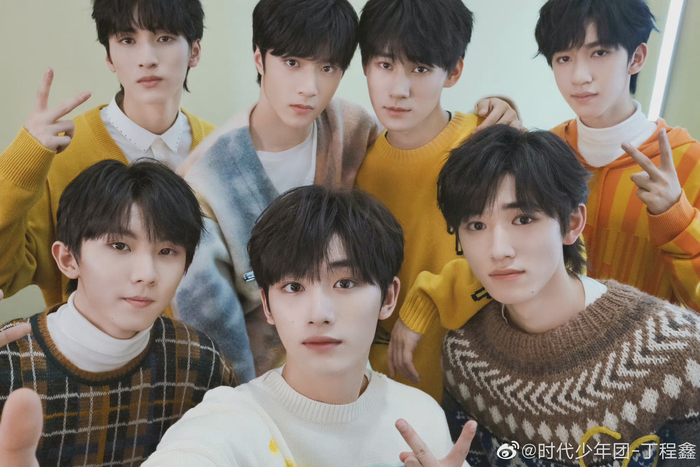 丨 时代少年团全员发合照庆祝出道两周年🎊七位少年的状态都好棒……