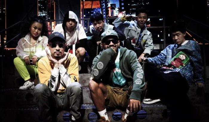 DZknow宣布求婚成功，却遭网友疯狂吐槽，都怪未婚妻黑历史多？|龚叶轩|求婚|未婚妻_新浪新闻