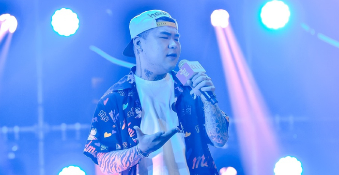 DZknow宣布求婚成功，却遭网友疯狂吐槽，都怪未婚妻黑历史多？|龚叶轩|求婚|未婚妻_新浪新闻