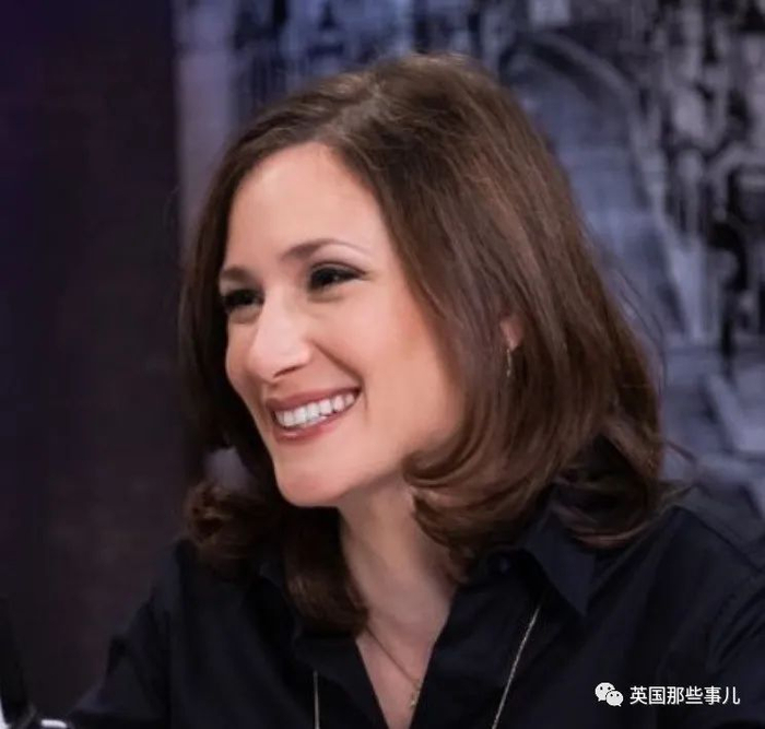 美国作家被网友谩骂抵制，有教授甚至要烧书抗议…只因为她说了这话?!