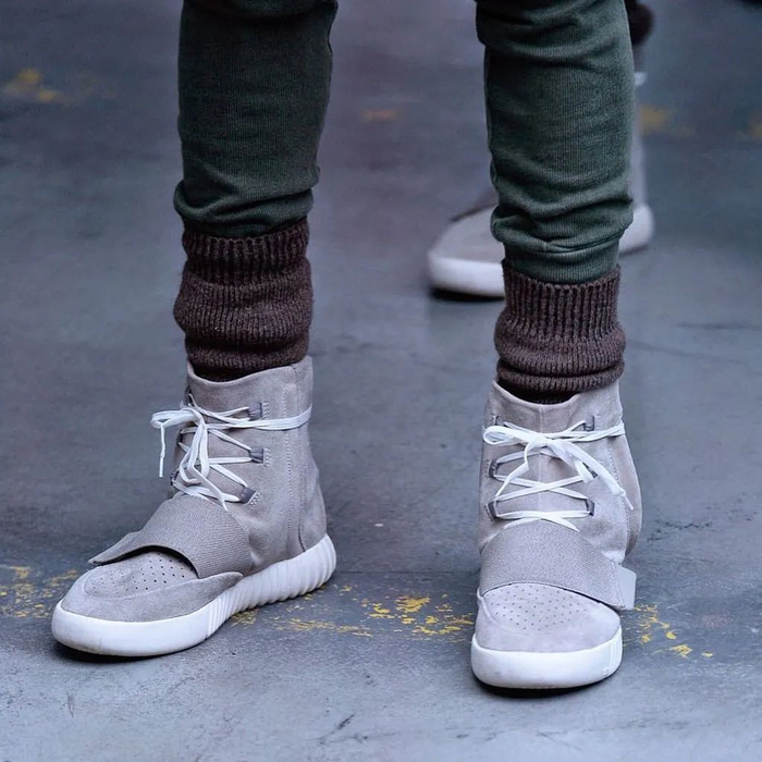 Yeezy 750初代发售！6年了！什么时候补货啊啊啊啊啊啊啊啊！|Yeezy_新浪新闻