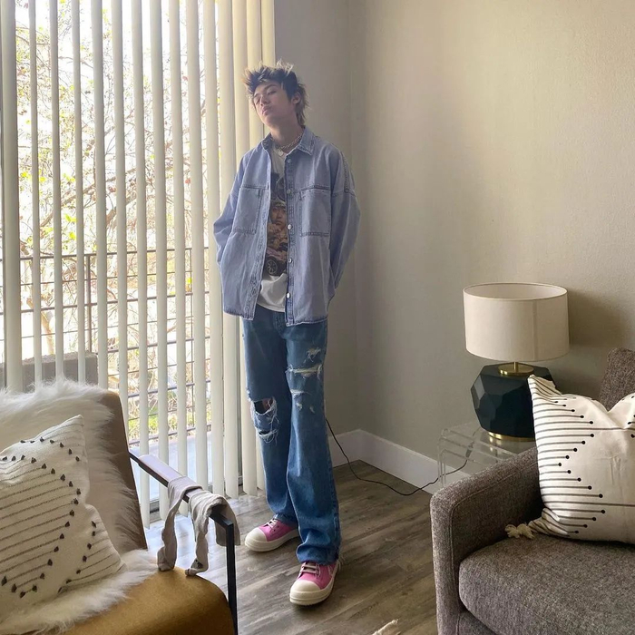 88rising 的 18 岁新成员，其实是个超酷的混搭高手？