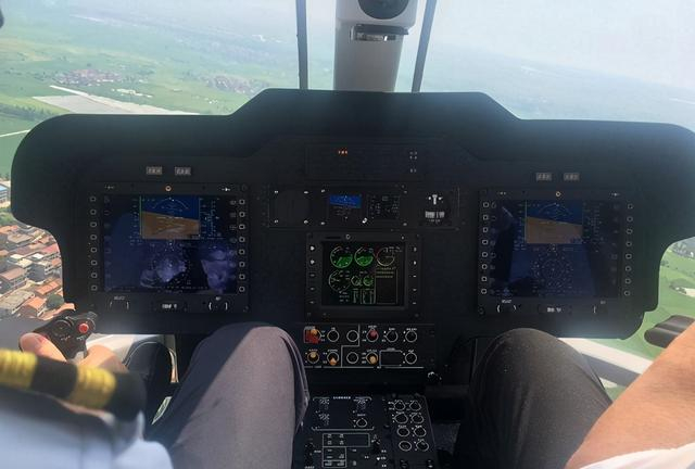 AC311A直升机服役。 特战队员或将迎来首款特战直升机 可谓如虎添翼|直升机|轻型直升机|飞行员_新浪新闻