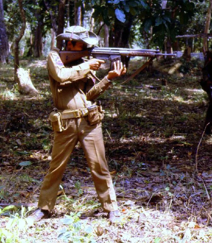 缅甸特种兵用上中国95步枪？难道95开始出口了？｜轻武专栏