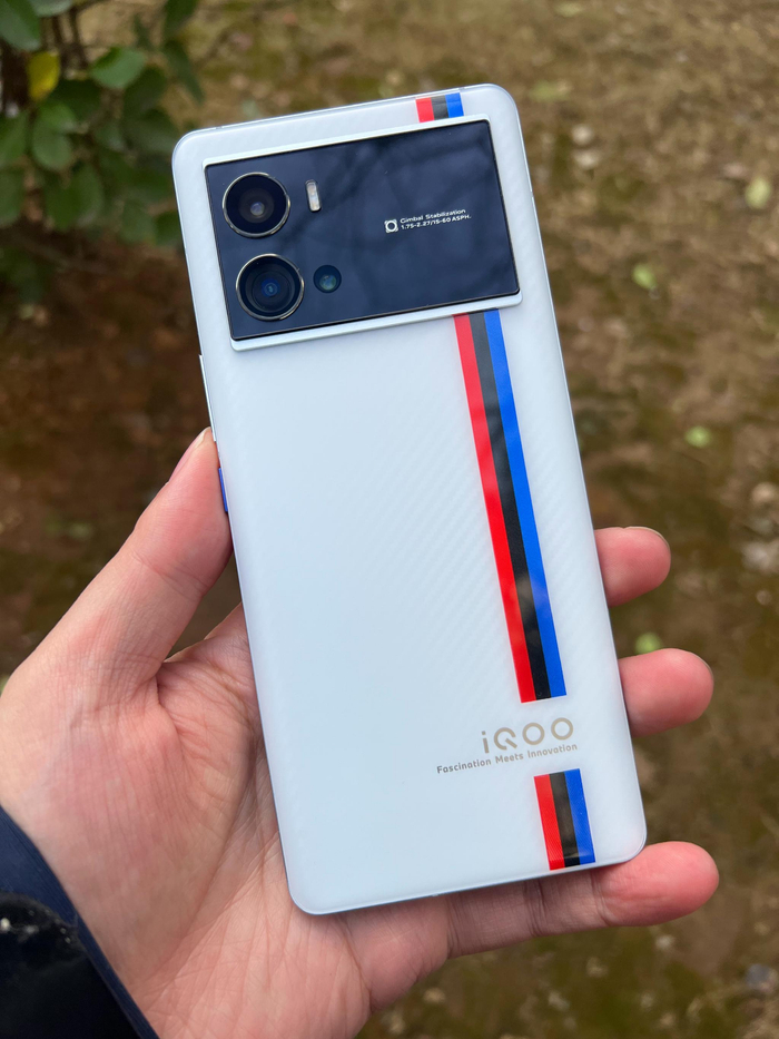 目前发布的几款骁龙8 Gen1手机，说iQOO9 Pro是最漂亮的……__财经头条