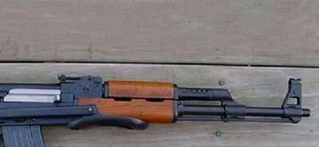 56式冲锋枪，皮实耐用，为何被81杠取代？