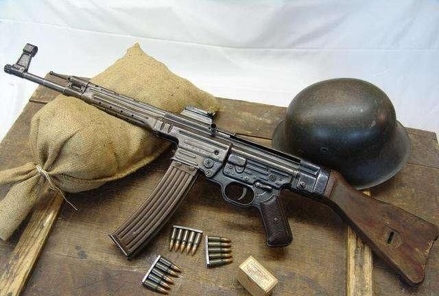 56式冲锋枪，皮实耐用，为何被81杠取代？