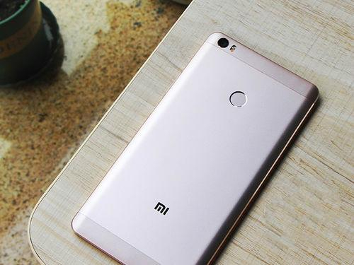 大屏新机的春天来了？小米Max5曝光，或配备7000mAh大电池__财经头条__新浪财经