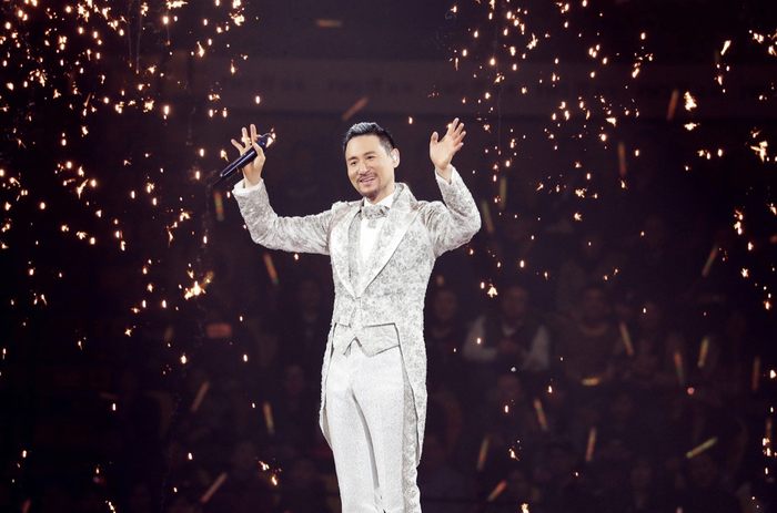 张学友受访罕有谈及家人，自称在家中地位最低，与女儿关系像朋友