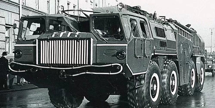 图说：MAZ-543系列重型车辆发展史“苏联红色驮马”的暴力美学