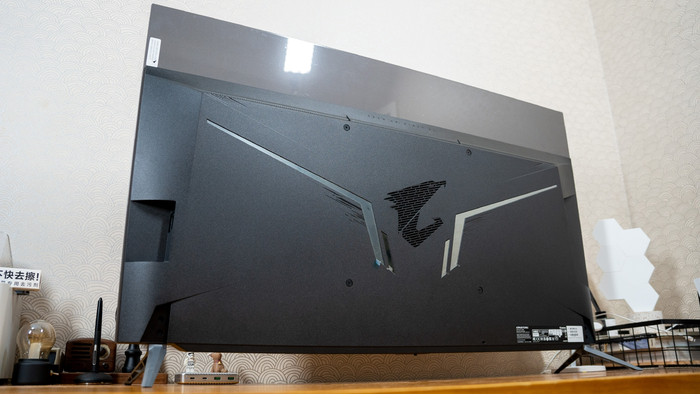 重新打造电竞房：技嘉 48吋 OLED F048U显示器开箱评测