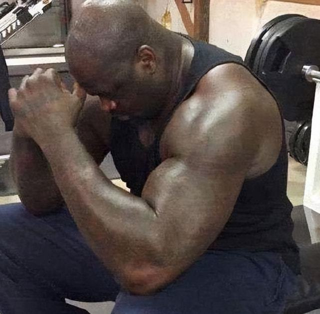 NFL和NBA，哪一个运动员的肌肉更强悍！这些照片给你答案