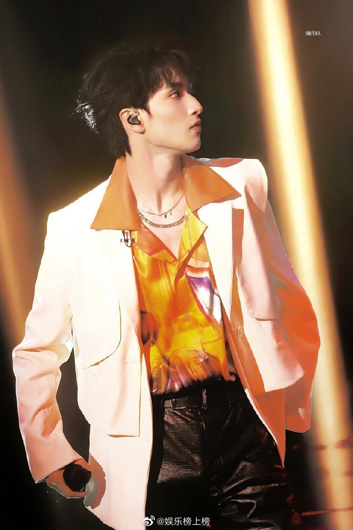 严浩翔舞台神图合集🈶️小熊那些被定格的绝美瞬间……