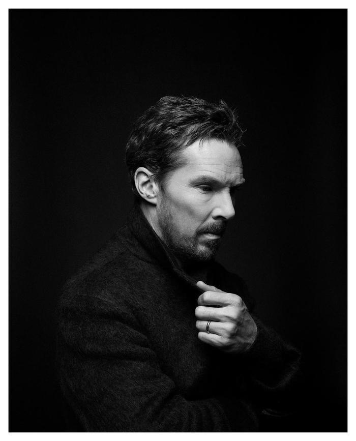 好帅！摄影师Ryan Pfluger之前为本尼拍摄写真释出新图~~