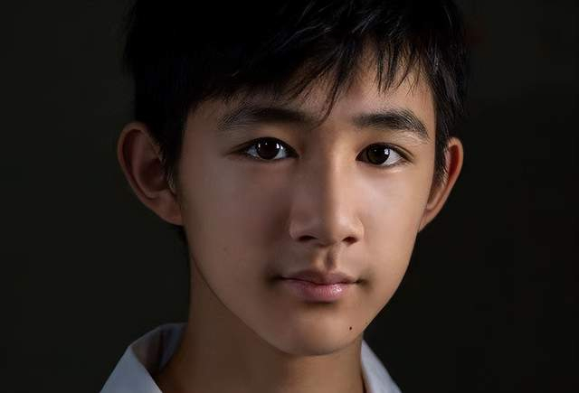 给35岁以下“演技最好11位男演员”排个名，朱一龙第7，荣梓杉第3|彭昱畅|屈楚萧|朱一龙|演技|白宇_新浪新闻