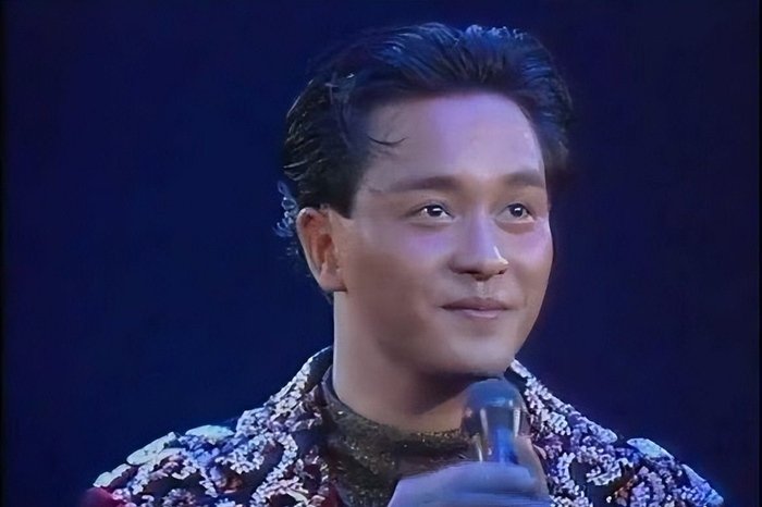 张国荣宣布退出歌坛,泪流满面的原因?解密永远的经典