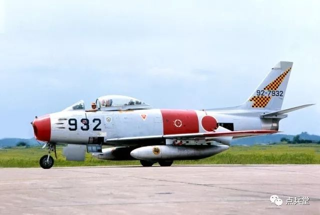 历史上的今天 : 战斗机撞击客机的全日空雫石空难