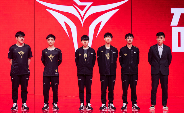 Karsa彻底上不了场了？和369聊天记录曝光，直言Nofe不喜欢自己|战队|队伍|卡萨_新浪新闻