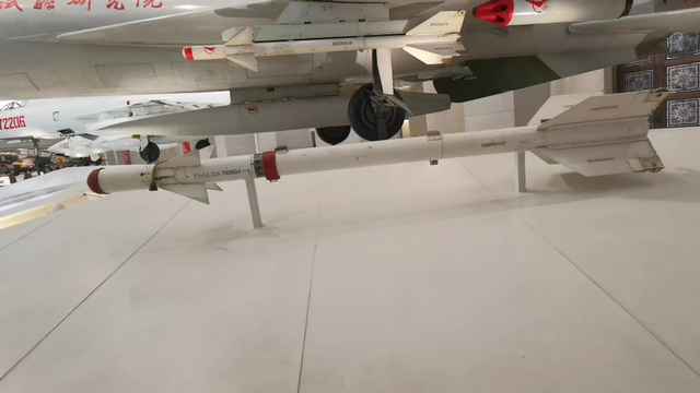 中苏翻脸三年后，苏联向中国提供最先进的空对空导弹，为什么？