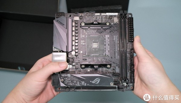 【ITX】500元华硕ROG B450i主板 | 4000元装一台小钢炮，流畅运行主流游戏__财经头条__新浪财经