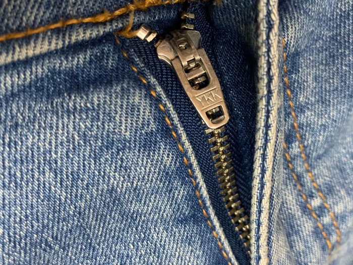 冷知识：为什么你的拉链上会刻着“YKK”？|日本_新浪新闻