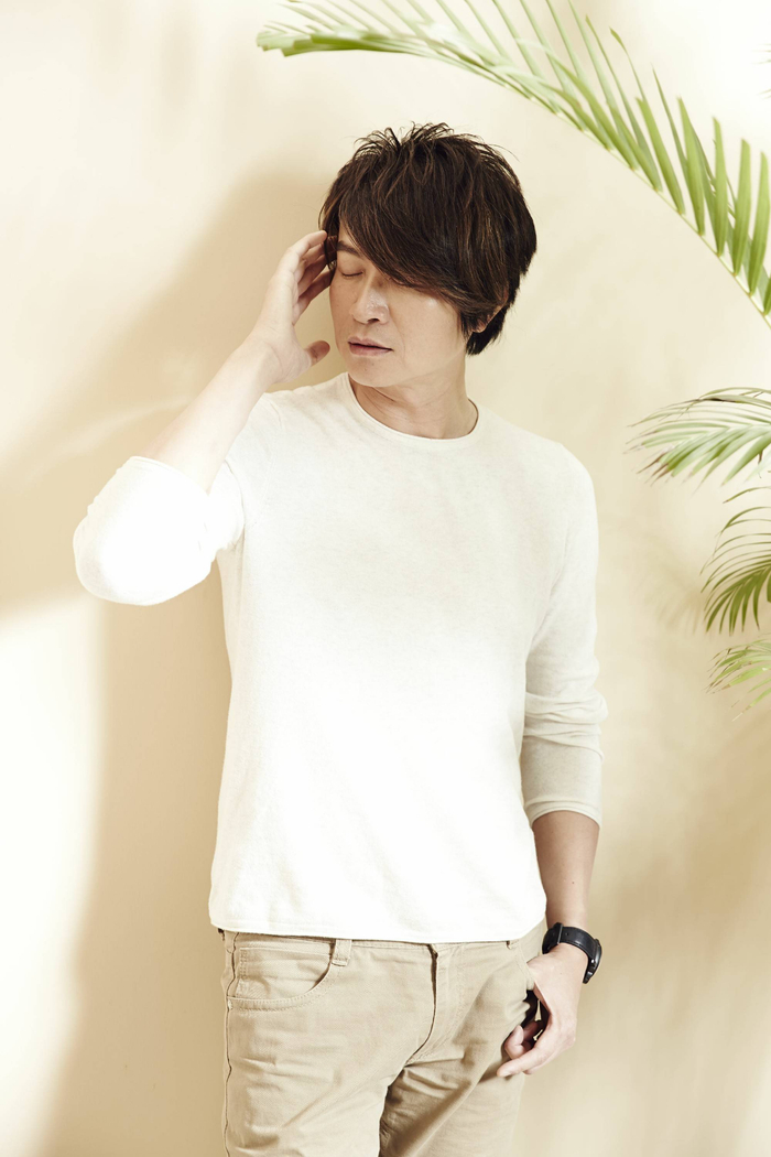 游鸿明全新概念EP《时光如雨》发布，真挚歌声温柔传情