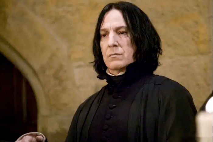 过世悲痛！72岁海格去世，原来《哈利波特》已有9位演员离世！_哈利波特海格扮演者去世_英国_电影