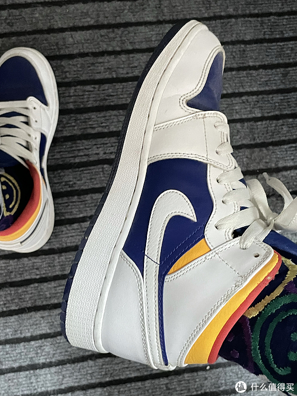 一千多的aj正是让人买了就后悔，感觉和某田也差不多吧