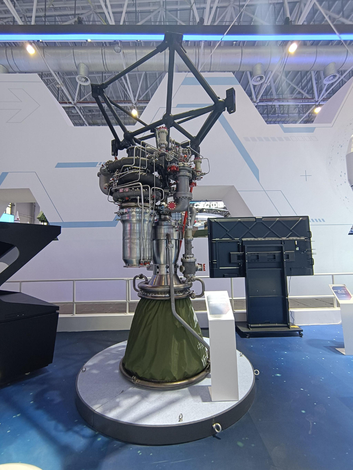 硬核科技！一批技术先进的火箭发动机集中亮相航展|航天科技集团_新浪新闻
