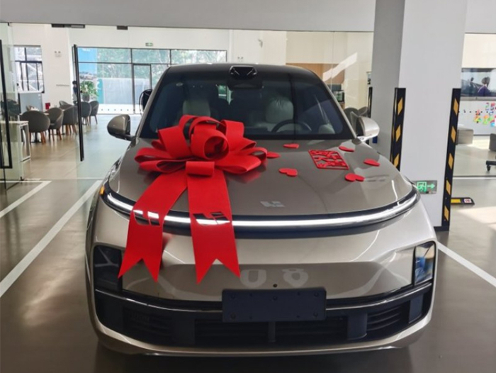 首批理想L8 Max今日交付 售39.98万元