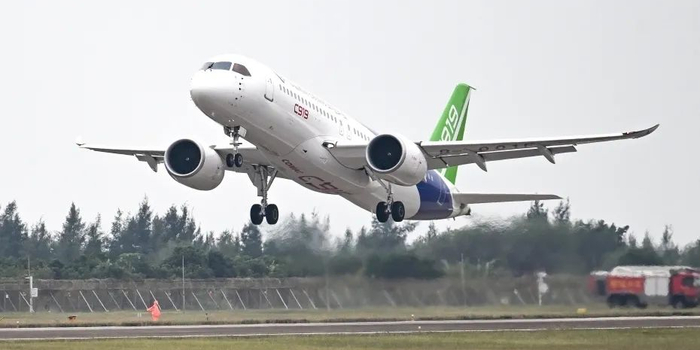 首架C919，交付在即！_手机新浪网