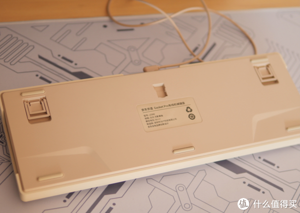 半价的贱驴RS2是否值得买，京造JZ990单模版拆解评测|值得买|轴体|定位板_新浪新闻