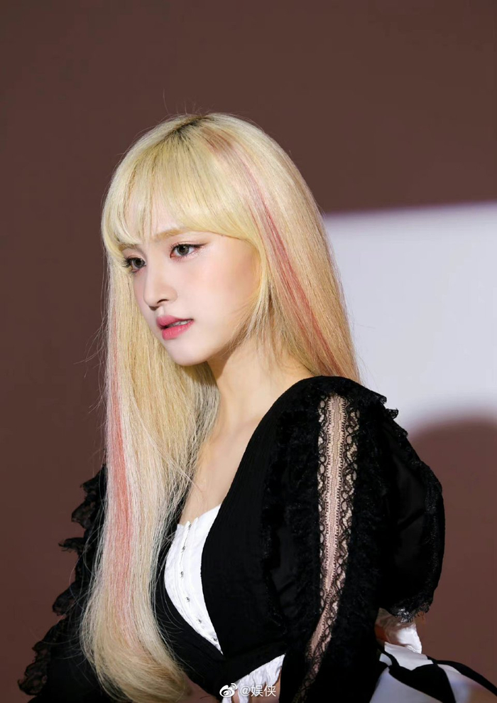 liz近照看起来好像发福了很多，胖胖的妹妹也很可爱呢……