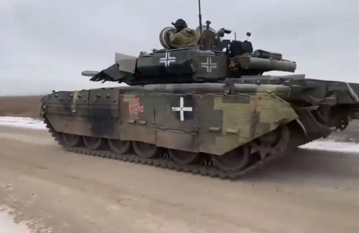 “堡垒”的战斗——讲一讲乌克兰T-84主战坦克|乌克兰_新浪新闻