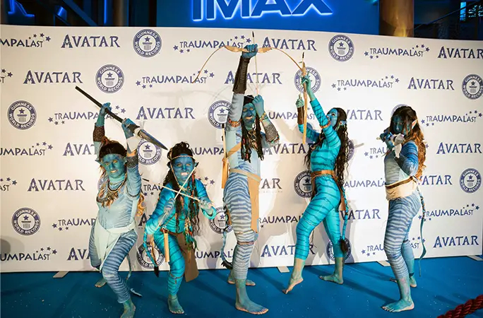 世界上最大IMAX电影屏幕|想见你|影院|永久性|纪录|波音737_新浪新闻