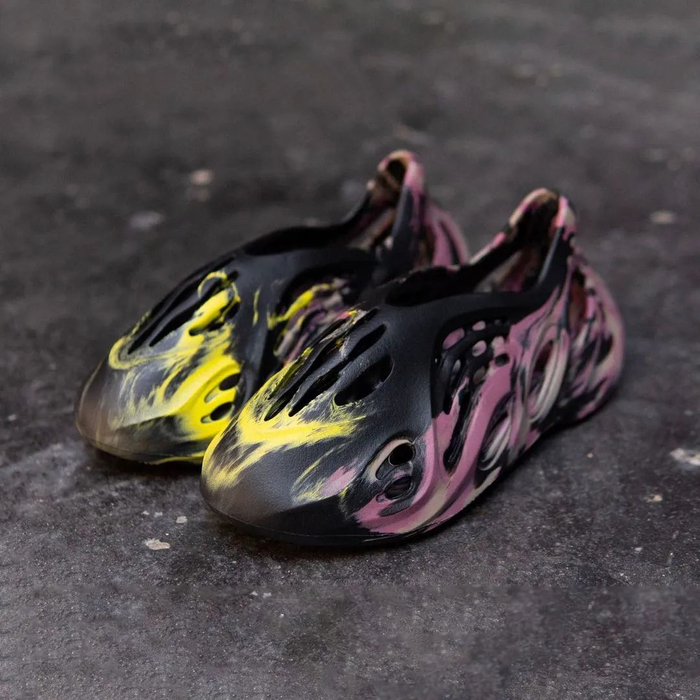 积压了超5亿美元的adidas Yeezy应该怎样处理？