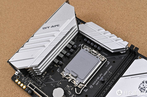 主板背插新风尚——华硕 A21 追影背插接口机箱装机展示|设计|机箱|华硕_新浪新闻