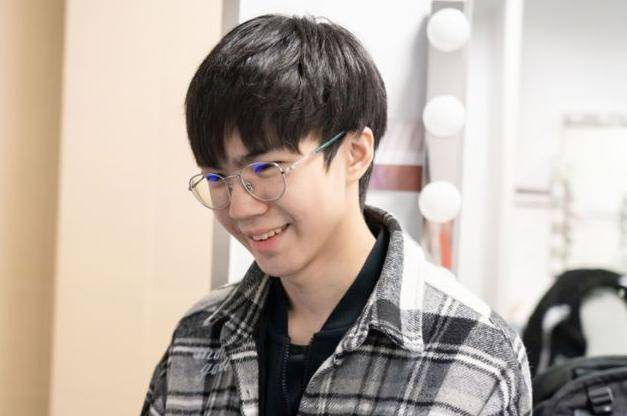 三年考察期已满！EDG官宣人员变动，junjia离队转会至PSG