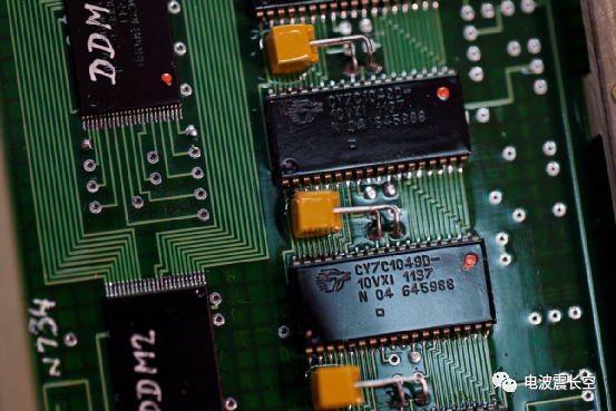 乌克兰发布俄军新版KH101隐身巡航导弹拆解研究报告！